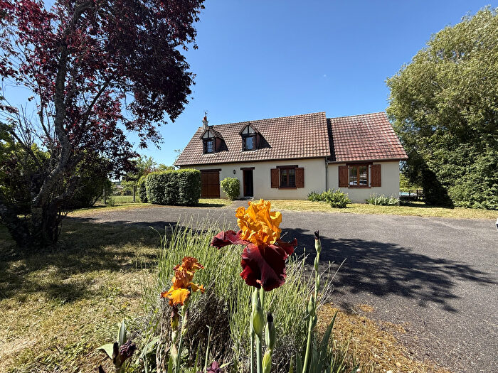 Maison à vendre - Cosne-Cours-sur-Loire - 10 pièces - 5 chambres