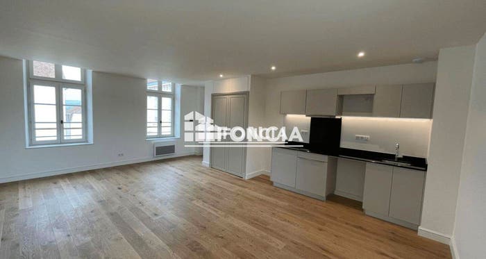 Appartement 3 pièces à Saint Germain-Hôtel de Ville-Saint Pierre, Auxerre, à louer