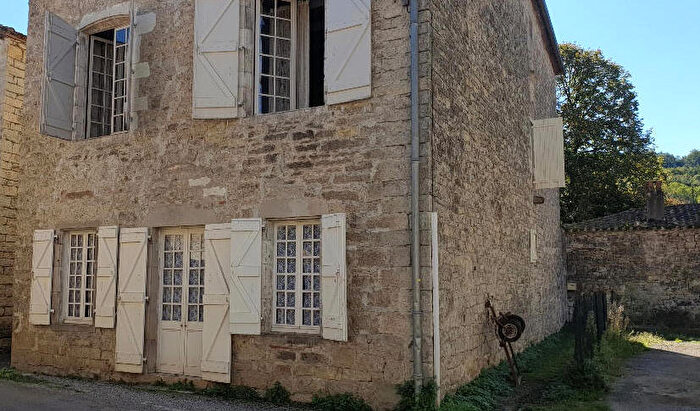 Maison à vendre - Féneyrols - 6 pièces - 3 chambres