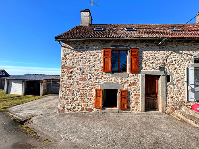 Maison à vendre - Chalvignac - 3 pièces - 2 chambres