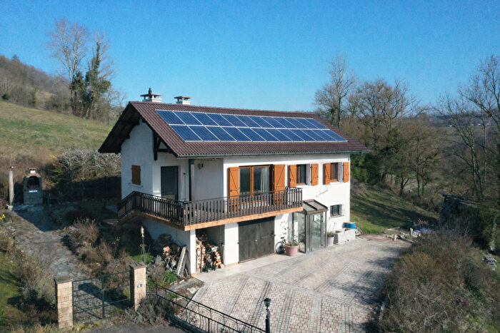 Maison à vendre - Val-de-Fier - 5 pièces - 3 chambres