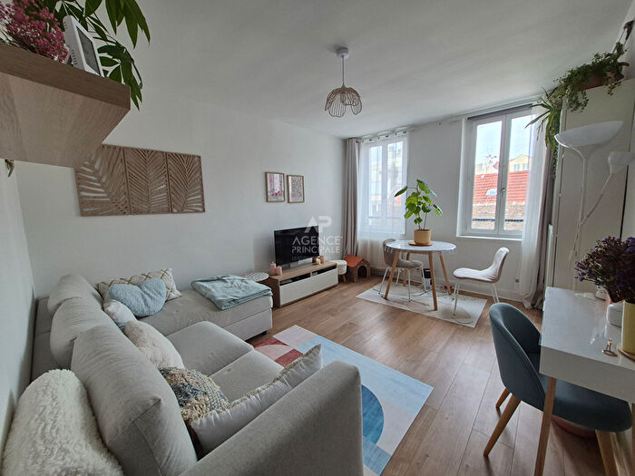 Appartement à vendre - Saint-Germain-en-Laye, Centre-ville, Quartiers forestiers - 2 pièces - 1 chambre