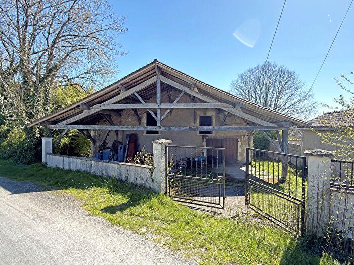 Maison à vendre - Verteillac - 4 pièces - 3 chambres