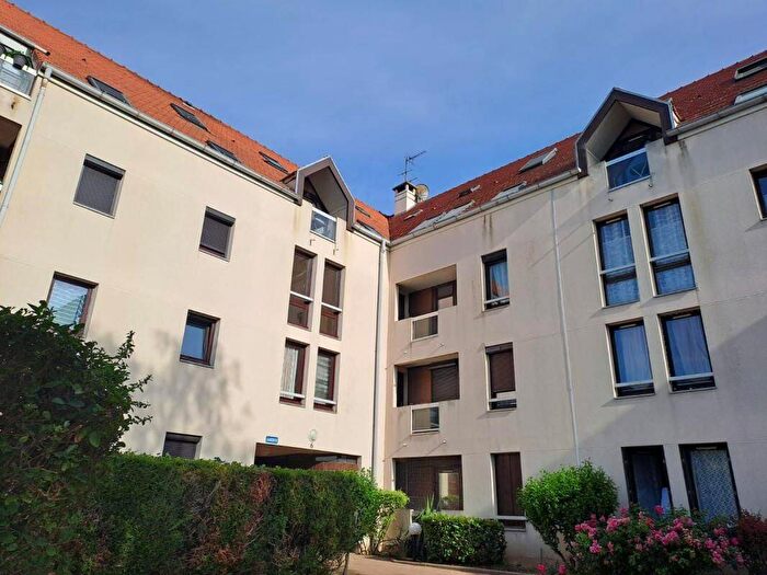 Bourg de Saint Thibault, Saint-Thibault-des-Vignes : Appartement 2 pièces à louer