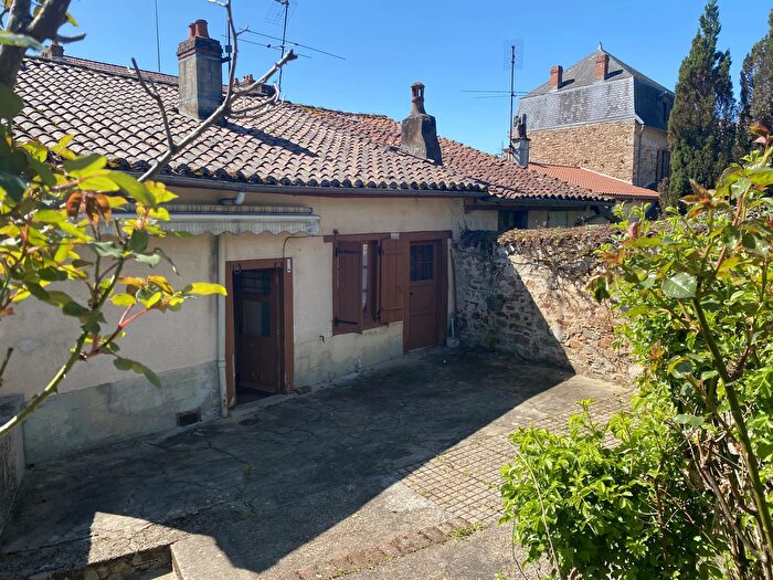 Maison à vendre - Bellac - 6 pièces - 3 chambres