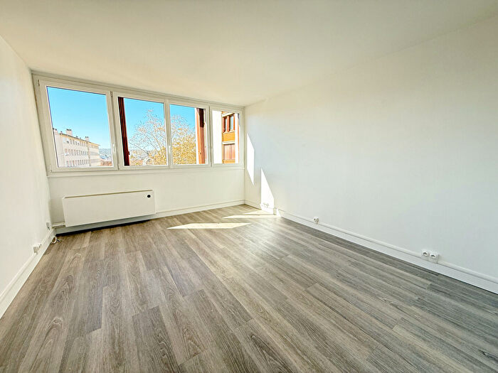 Appartement à louer - Nanterre, Vieux Pont - 3 pièces - 2 chambres