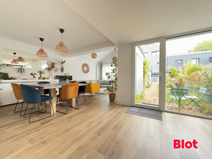 Maison à vendre - Quartiers Nord-Est, Maurepas - 4 pièces - 3 chambres