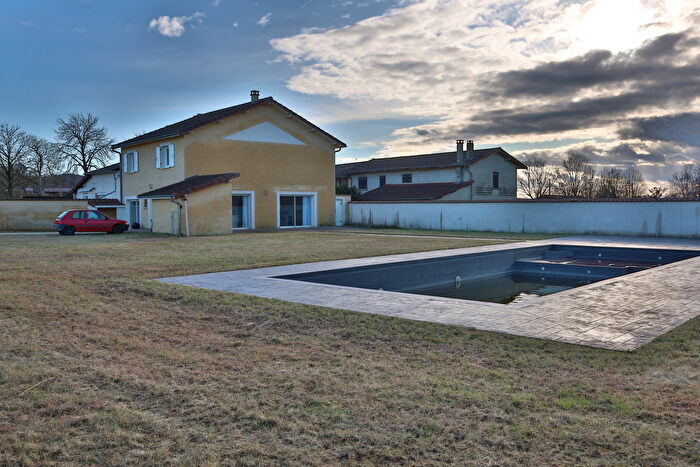 Maison à louer - Oytier-Saint-Oblas - 4 pièces - 3 chambres
