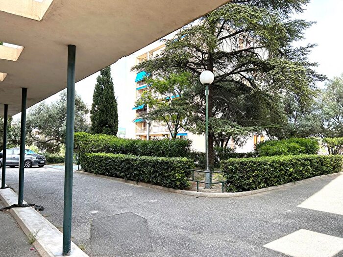 Appartement à vendre - Marseille e , Saint-Barthélémy - 3 pièces - 2 chambres