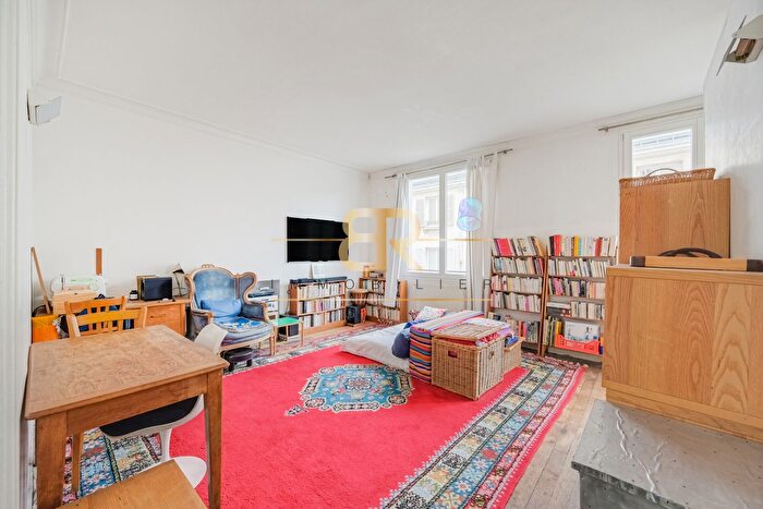 Paris 11ème, République, Saint-Ambroise : Appartement 3 pièces à vendre