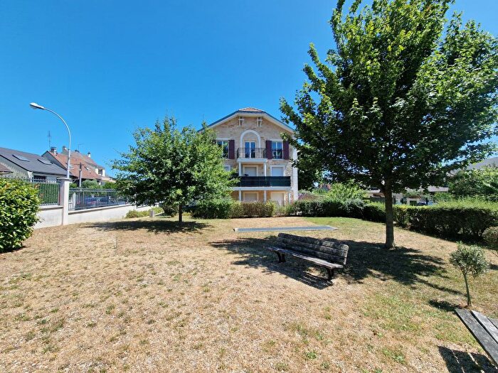 Appartement à vendre - Villiers-sur-Marne, Les Stades - 2 pièces - 1 chambre