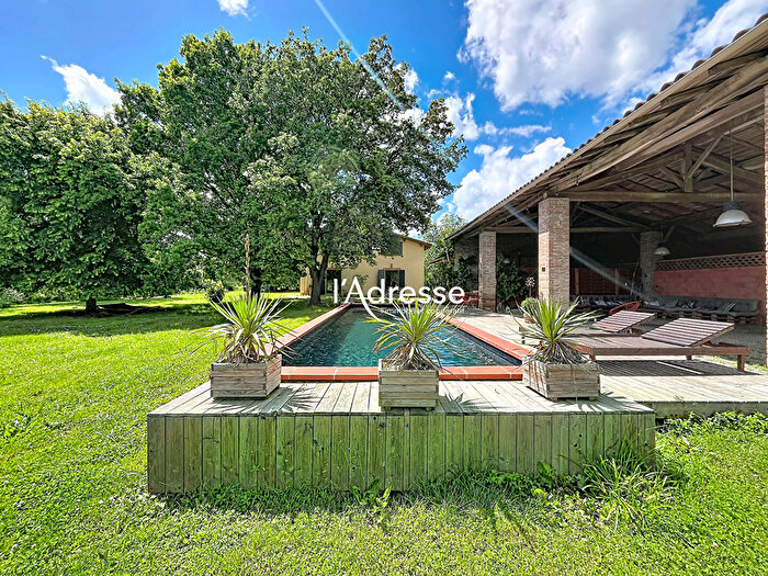 Le Burgaud : Maison 15 pièces à vendre