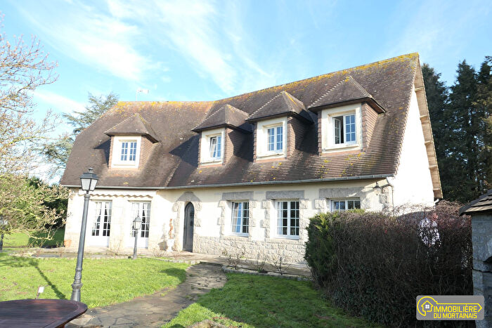 Maison à vendre - Saint-Hilaire-du-Harcouët - 7 pièces - 5 chambres