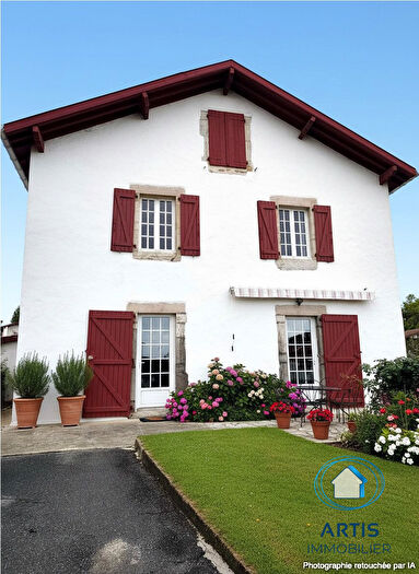 Urrugne : Maison 5 pièces à vendre