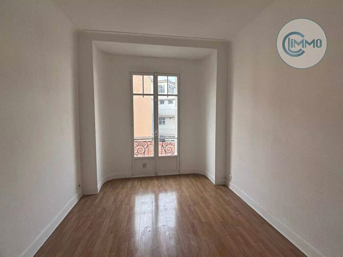 Appartement à louer - Saint Roch, Nice - 3 pièces - 3 chambres