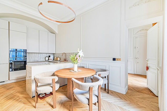 Paris 8ème, Monceau, Malesherbes : Appartement 3 pièces à vendre