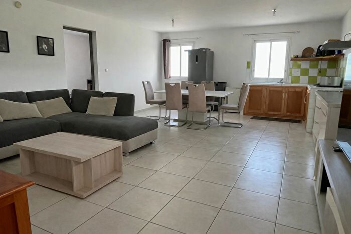 Maison à louer - Petite-Île, La Ravine du Pont, Charrié - 4 pièces - 3 chambres