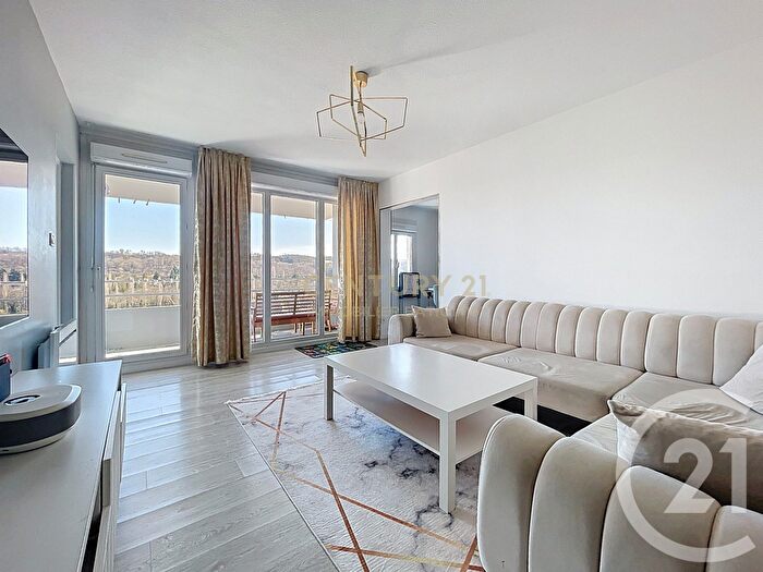 Appartement à vendre - Villefontaine, Servenoble - 4 pièces - 3 chambres