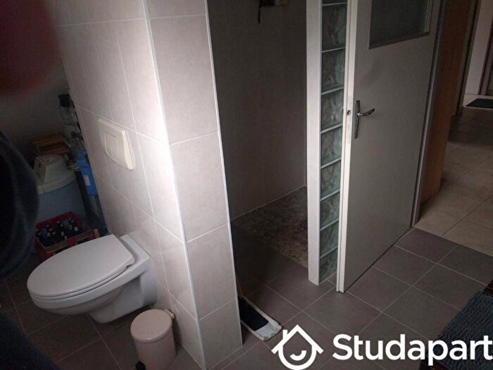 Appartement à louer - Centre Ville Est, Bourgoin-Jallieu - 1 pièce