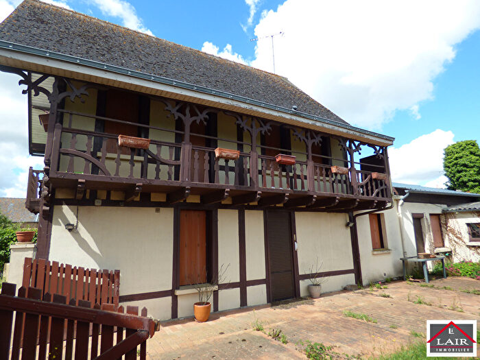 Saint-Aignan-de-Couptrain : Maison 9 pièces à vendre