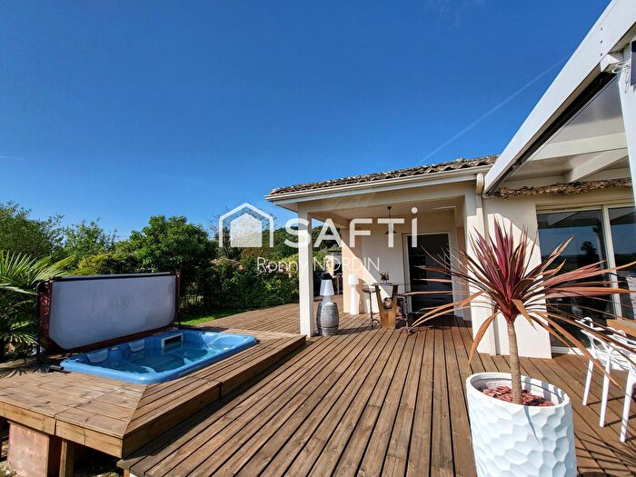 Maison à vendre - Saint-Pey-de-Castets - 5 pièces - 3 chambres