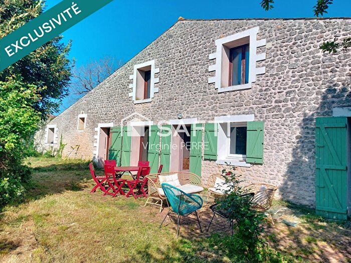 Maison à vendre - Balanzac - 7 pièces - 4 chambres