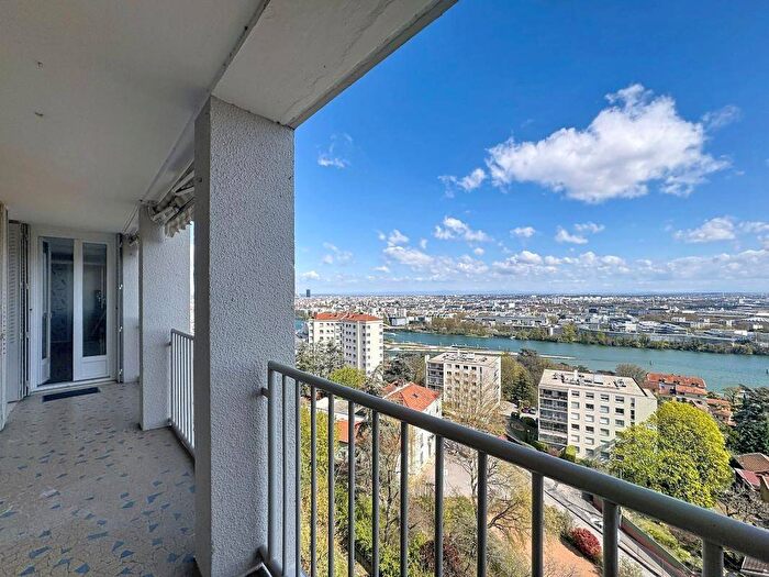 Appartement à louer - Le Roule, La Mulatière - 4 pièces - 3 chambres