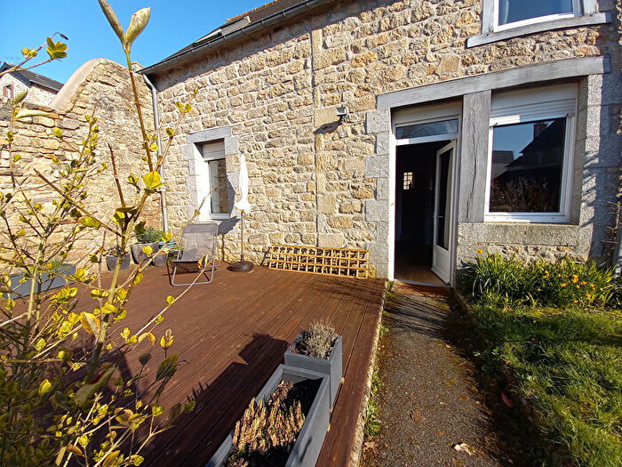 Maison à louer - Guingamp - 5 pièces - 4 chambres