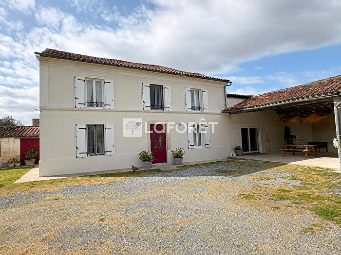 Maison à vendre - Saint-Sever-de-Saintonge - 4 pièces - 3 chambres