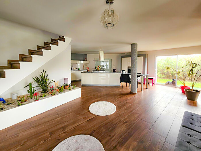 Maison à vendre - Le Péage-de-Roussillon - 4 pièces - 3 chambres