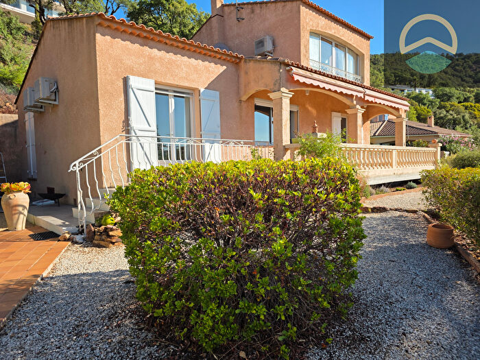 La Londe-les-Maures, Valcros, Alicastre, Haut Pansard, Bas Pansard, Le Pin : Maison 5 pièces à vendre
