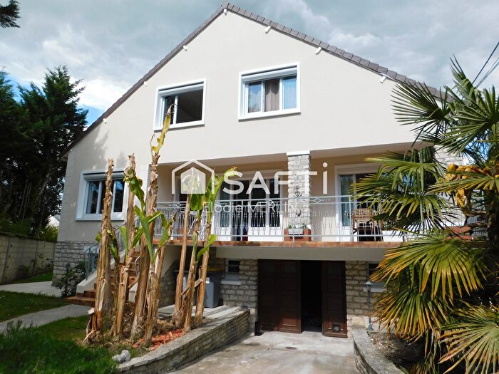 Saint-Pierre-lès-Nemours - Maison 6 pièces à vendre