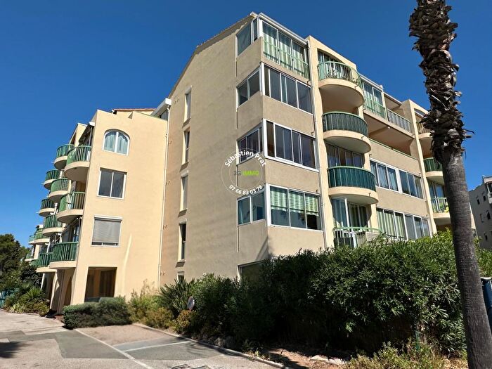 Appartement à vendre - Fréjus, Villeneuve - 3 pièces - 2 chambres