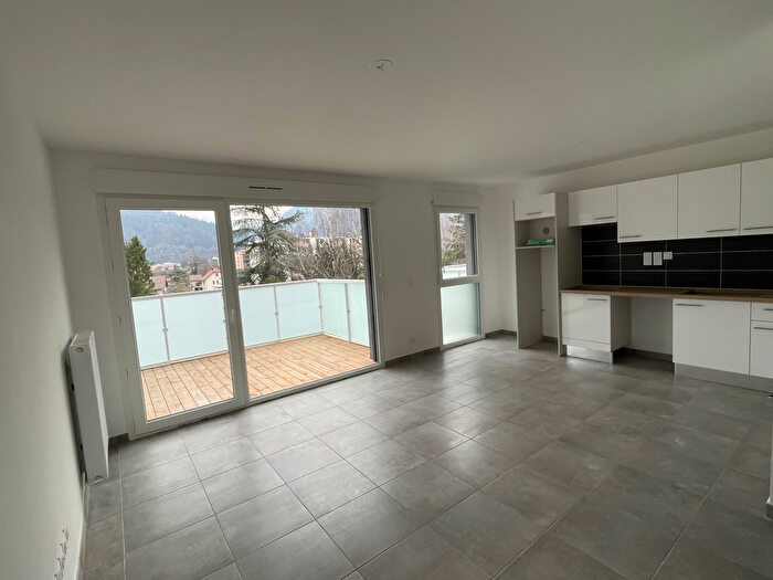 Appartement à louer - Cluses, La Sardagne - 3 pièces - 2 chambres