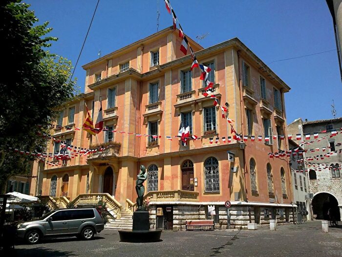 Vence, Centre-ville - Appartement 1 pièce à louer