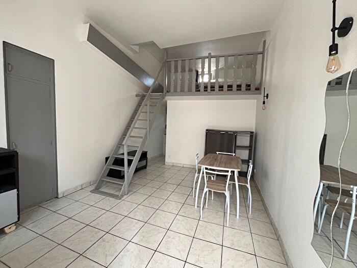Appartement à louer - Est, Lamorlaye - 2 pièces - 1 chambre