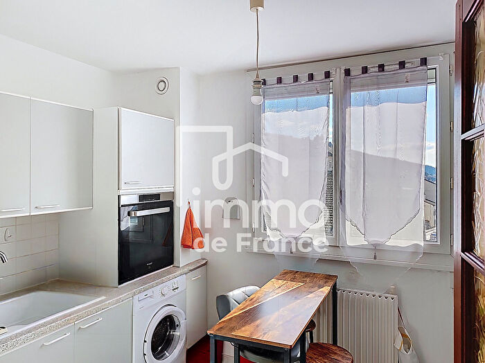 Appartement à louer - Oyonnax, Belmont - 3 pièces - 2 chambres