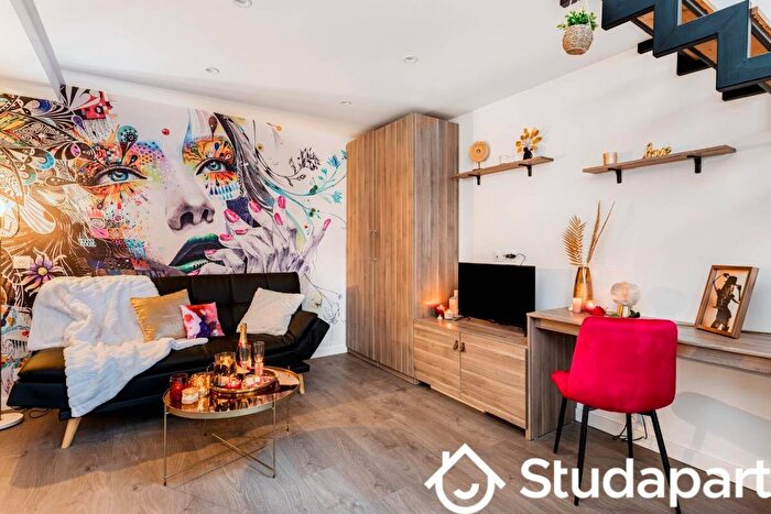 Appartement à louer - Oiselet la Grive, Bourgoin-Jallieu - 2 pièces - 1 chambre