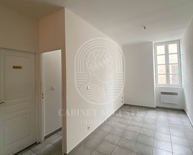 Nîmes, Placette : Appartement 2 pièces à louer