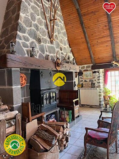 Maison 6 pièces à vendre à Pierrefort