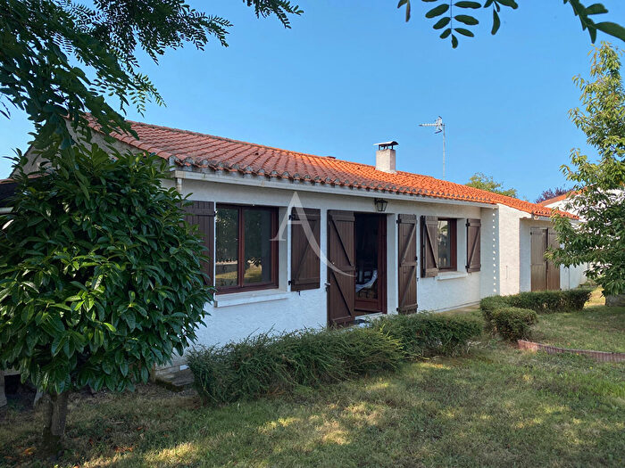 Maisons à vendre et appartements à louer - 1