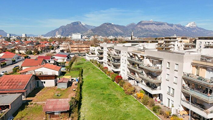 Appartement à vendre - Échirolles, Village, La Commanderie - 4 pièces