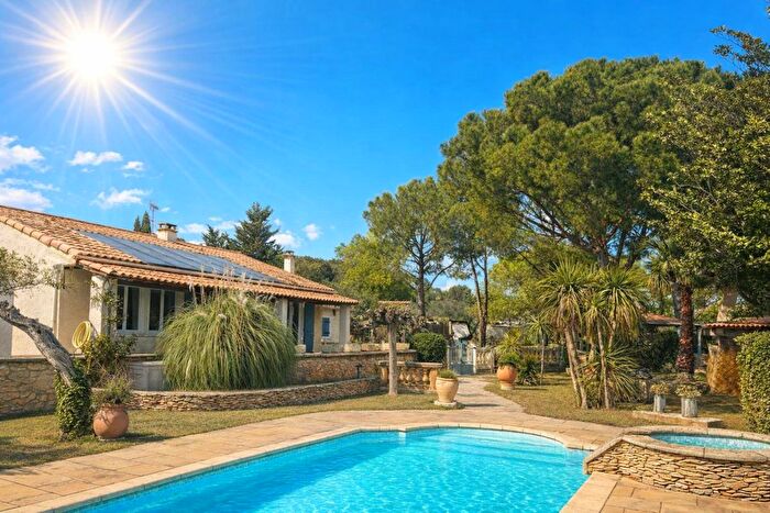 Maison à vendre - Beaucaire, Route de Bellegarde, Plâteau Saint-Roman - 5 pièces - 4 chambres