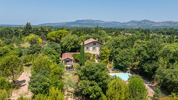 Maison 10 pièces à vendre à Carpentras