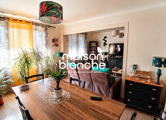 Appartement 3 pièces à Parthenay, à vendre