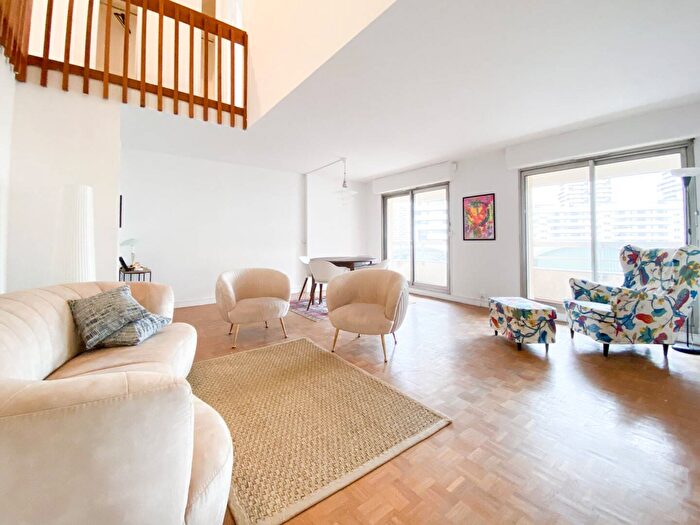 Appartement à louer - Paris ème arrondissement - 4 pièces - 2 chambres