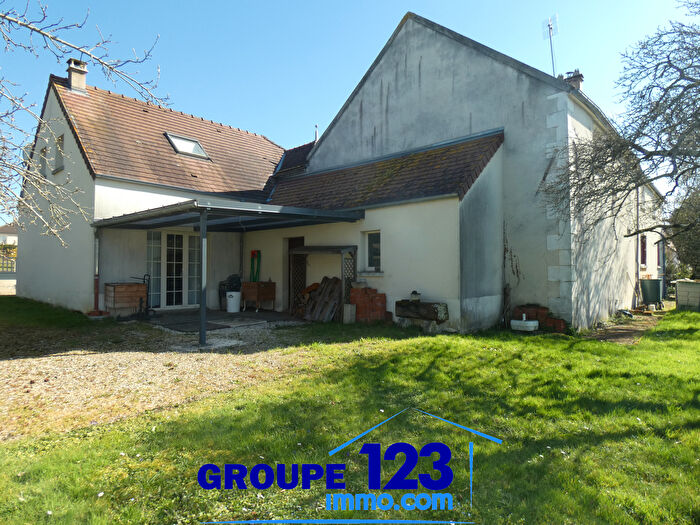 Maison à vendre - Saint-Georges-sur-Baulche - 8 pièces - 6 chambres