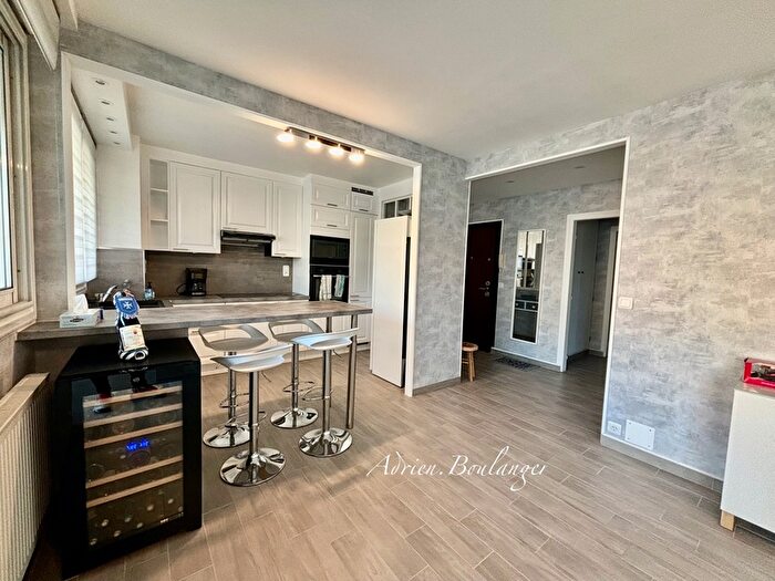 Appartement 4 pièces à vendre à Combs-la-Ville, Vieux Pays