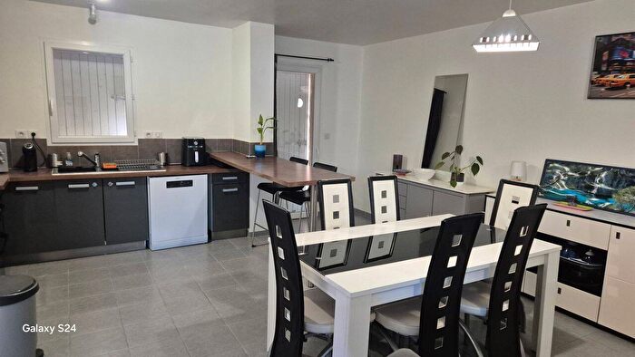 Saint Ausone-Saint Martin-Saint Gelais, Angoulême - Maison 4 pièces à louer