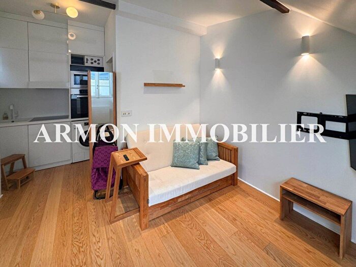 Appartement à louer - Elysées-Madeleine, Paris ème arrondissement - 2 pièces - 1 chambre